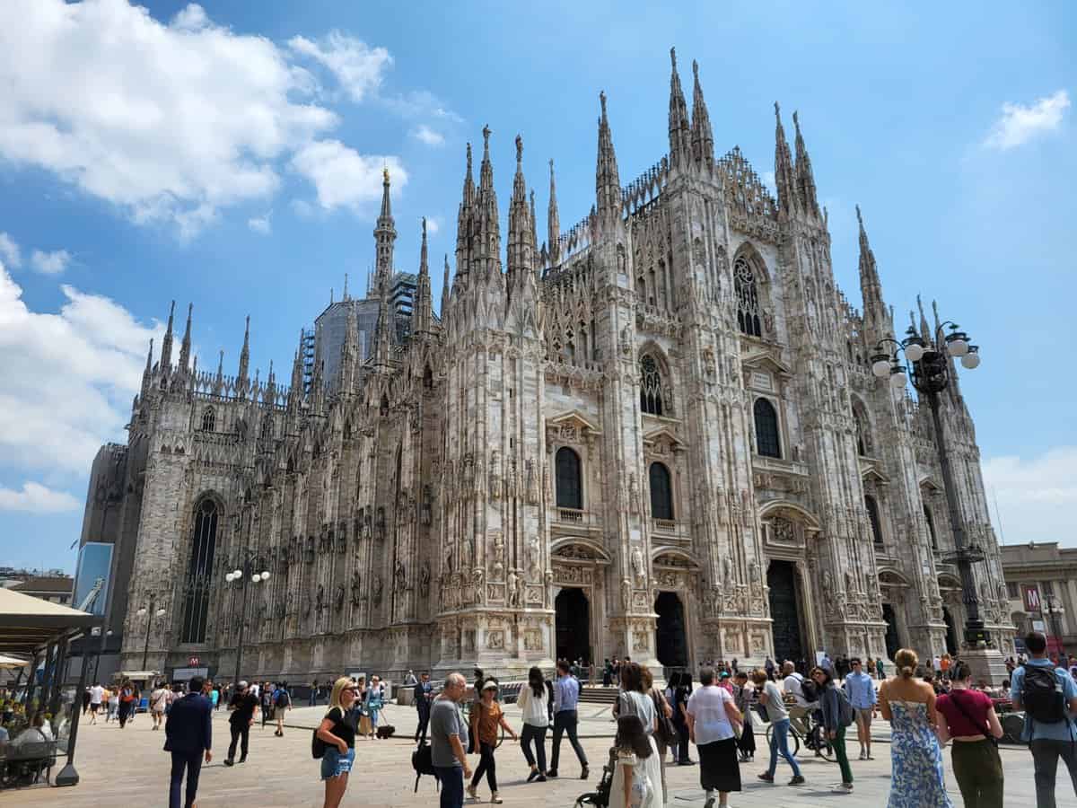 Lago Maggiore mit Kindern: Strand, Märkte, Mailand und mehr